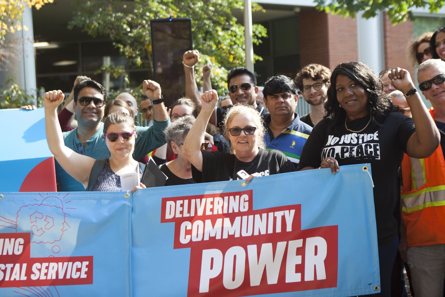 Canada Post faces two futures—a revitalized public service or a billionaire cash machine ⋆ The ...