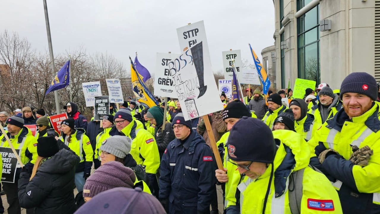 Canada Post faces two futures—a revitalized public service or a ...